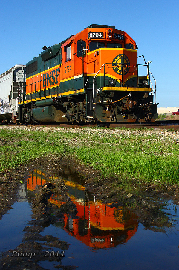 BNSF 2794 - EMD GP39-2